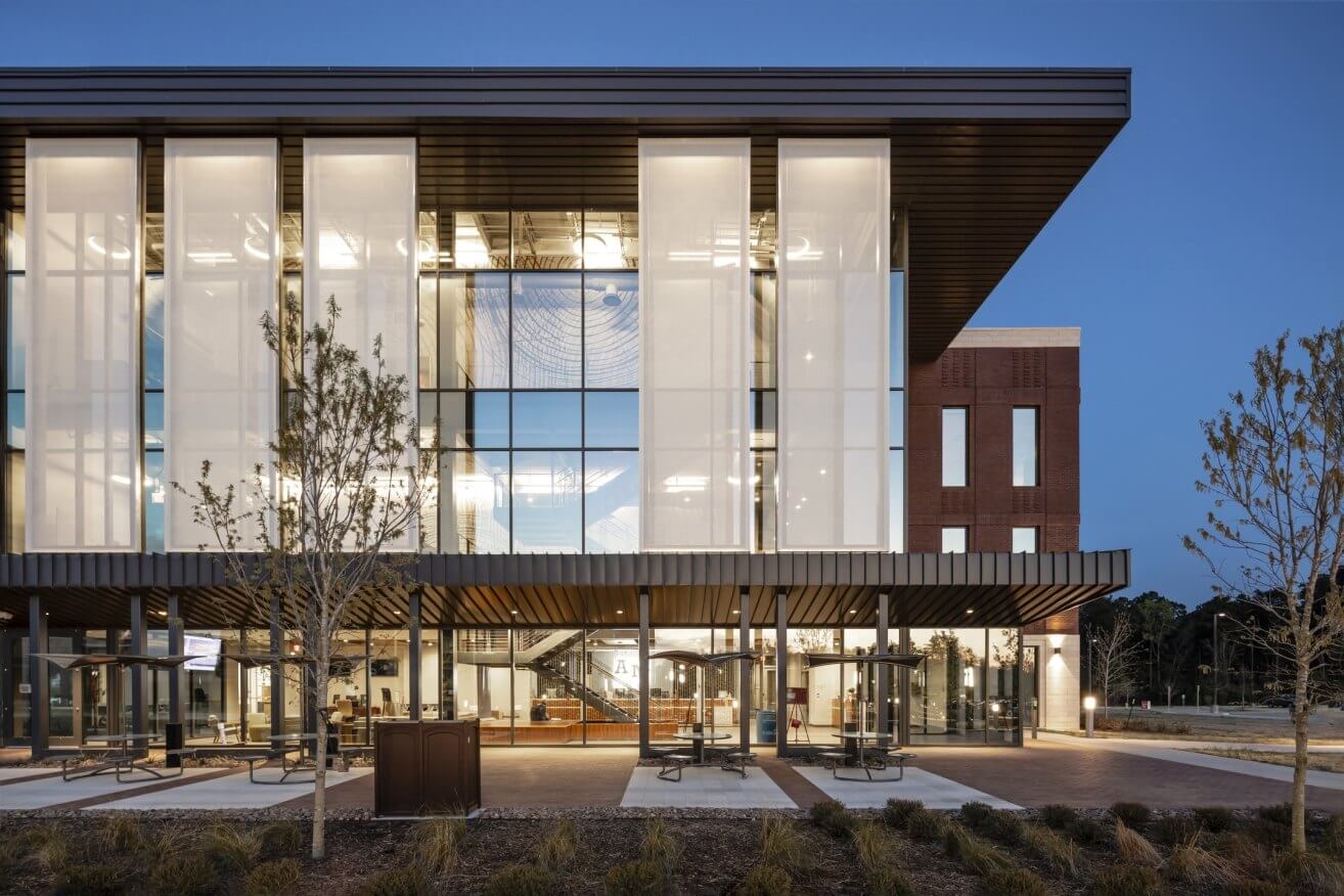 Texas A&M University-Texarkana, Building for Academic and Student ...